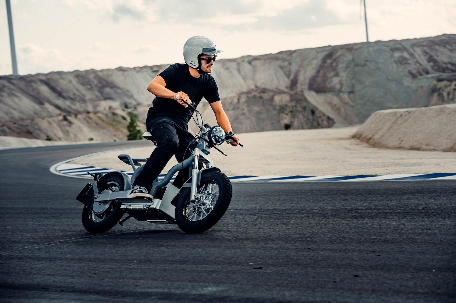Cake Reveals A New Bike, The Makka | Wind Burned Eyes